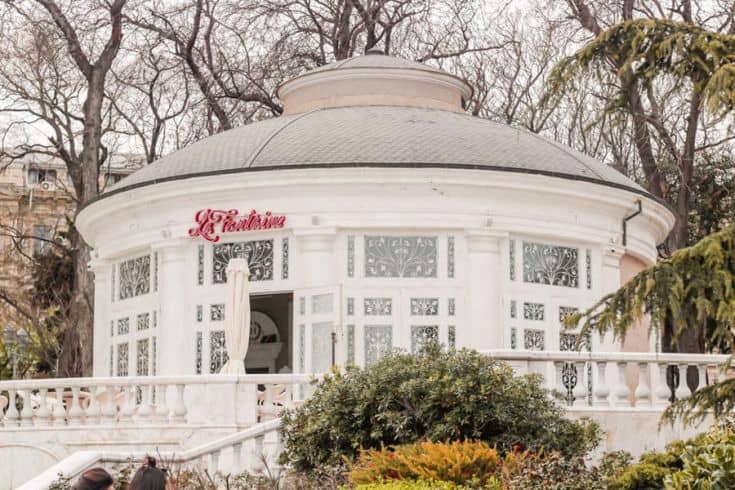 Best Baku Bars: Awesome Pubs for Beer, Wine, and Sports Lovers