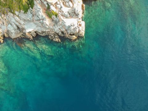 Best Things to Do in Hydra, Greece - Food, Beaches, & More!