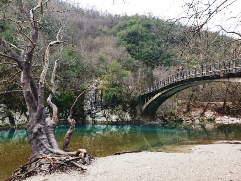 18 Beautiful and Best Places to Visit in Greece