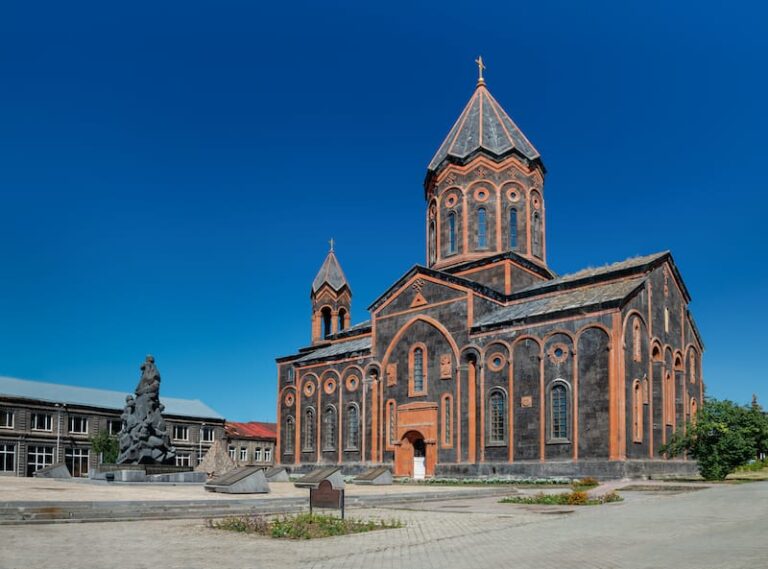 28 Jaw-Dropping Places to Visit in the Caucasus Countries