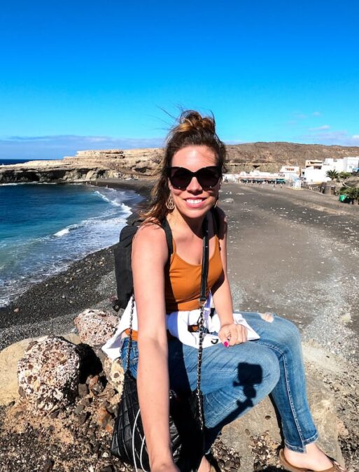 13 Places for the Best Lobster Roll in Maine (+ History and Tips!)