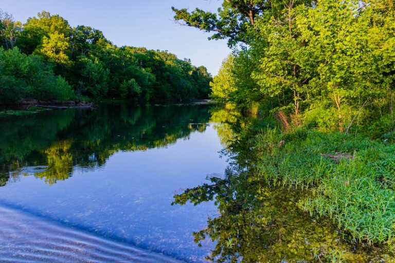 20 Best Places to Visit in May in the USA (+ Spring Tips)