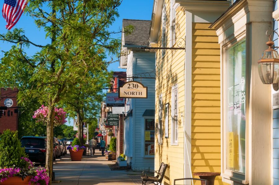 20 Best Small Towns in Ohio (for a Cozy Getaway!)