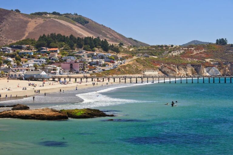 18 Best Small Beach Towns in California (for a Weekend Escape!)