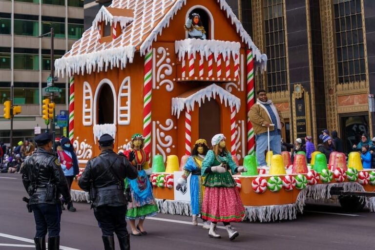 25 Best Places to Visit in the USA in November (+ Fall Tips!)