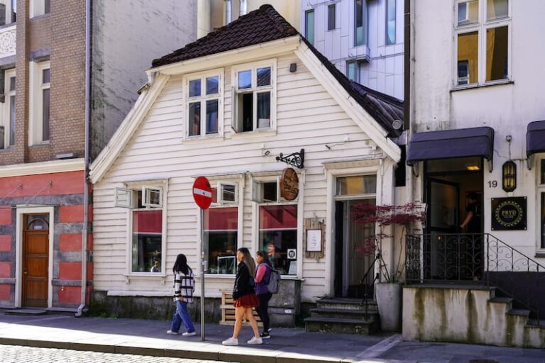 8 Best Restaurants in Bergen, Norway (2025 Guide & Tips)