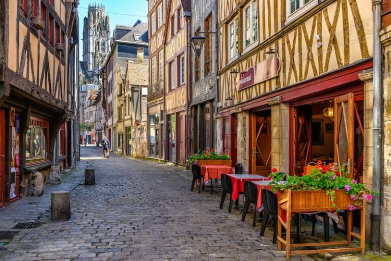 22 Best Day Trips From Paris Within 3 Hours (+ Day Tours!)
