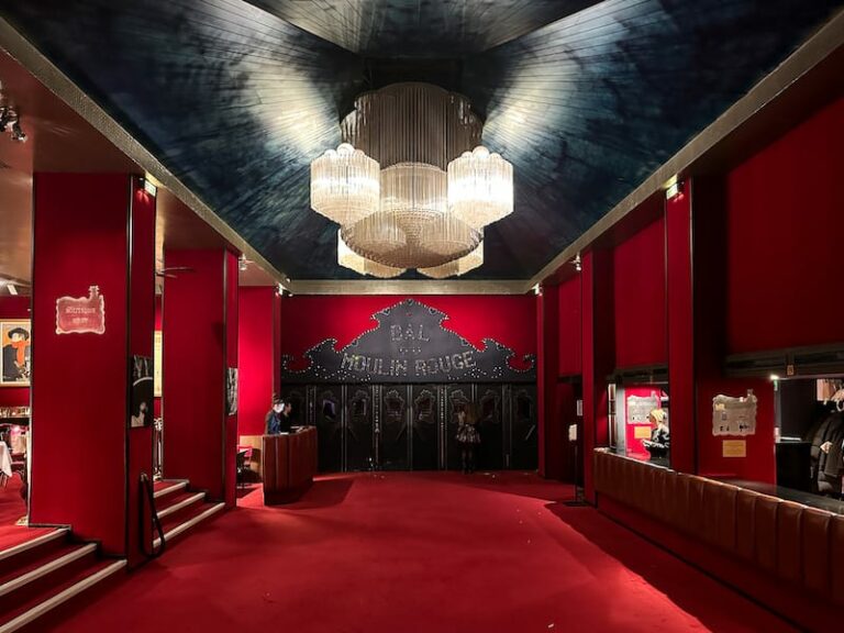 How to Book a Moulin Rouge Show in Paris in 2025 (Tips + FAQ)