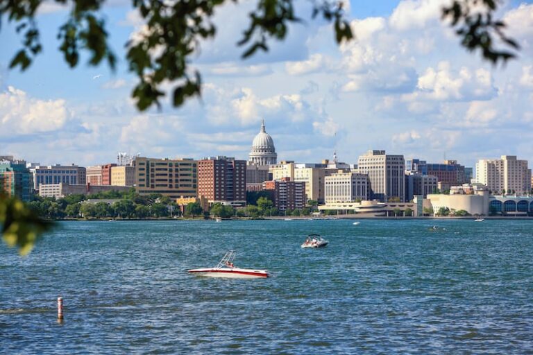 21 Best Places to Visit in Wisconsin (for Your Bucket List!)