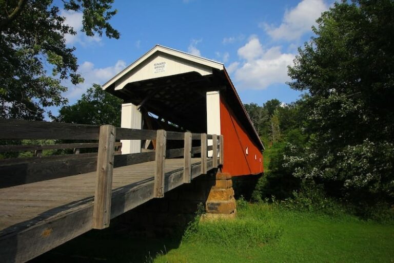 15 Pretty Ohio Covered Bridges (That You Can Easily Visit!)