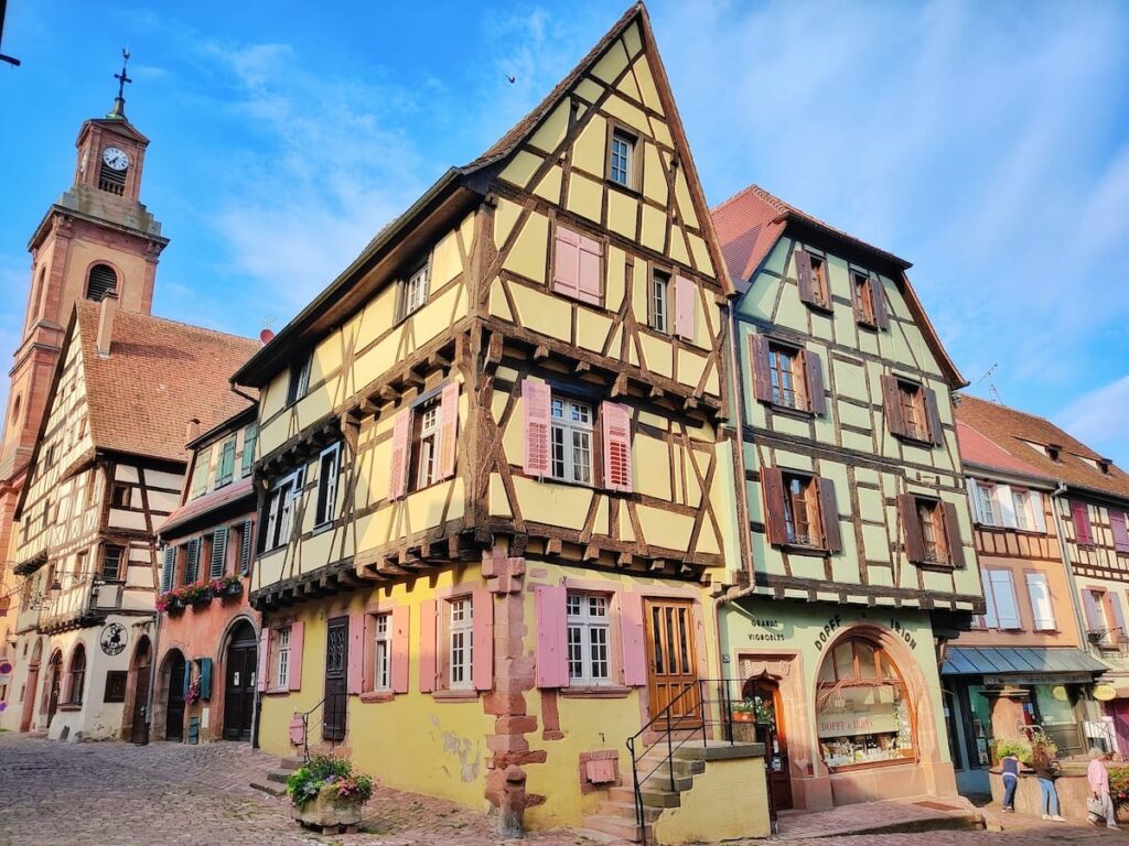 23 Picturesque Small Towns in France (to Visit in 2025!)
