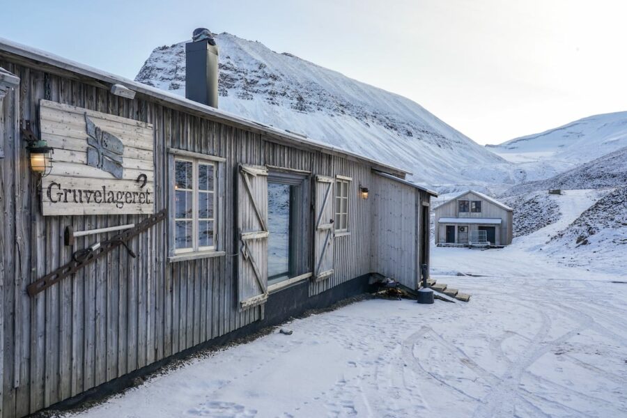 12 Tasty Longyearbyen Restaurants and Cafes (2025 Guide)