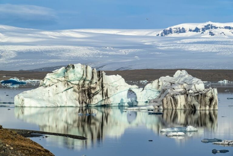 Iceland in April: Things to Do + Seasonal Tips (2025 Guide)