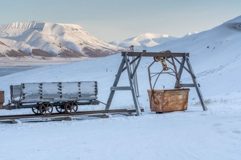 Gruve 3 Coal Mine Tour in Svalbard: How to Book + FAQs (2025)