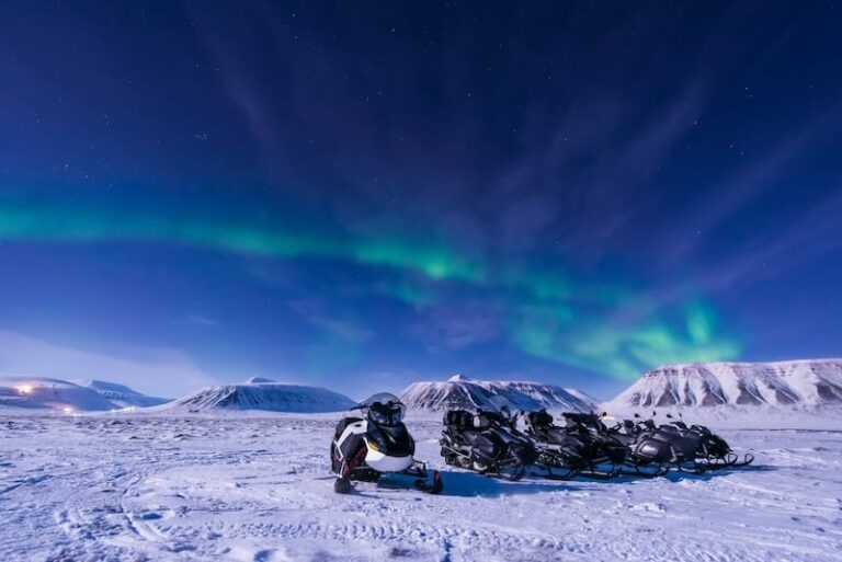 Best Time To Visit Svalbard: Month-by-Month Guide (2024)