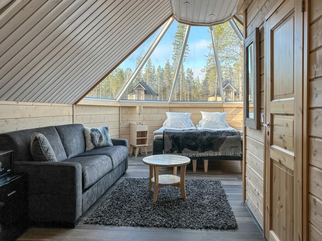 Glass Igloos in Finland: What's the Experience REALLY Like?
